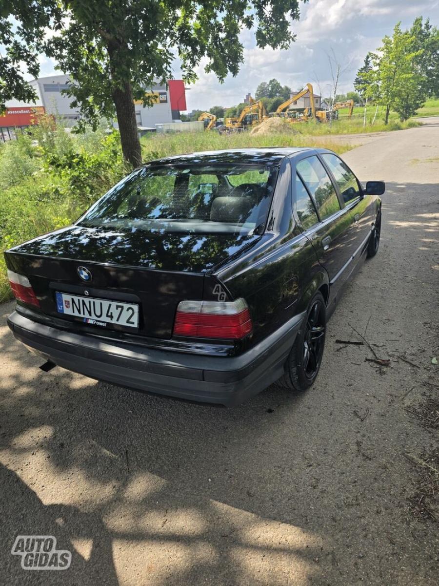 Melns BMW 318 1995 Kauņa, ar dzinēja tilpumu 1.80 L un nobraukumu 207 tūkst. km par 2679 €, foto 6 vietnē AUTOMOTO.COM.LV