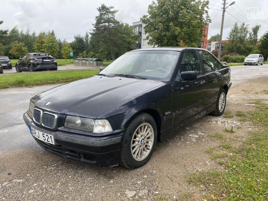 Black BMW 318 1995 in Klaipeda, with an engine capacity of 1.80 L and mileage of 240 thousand km for 1500 €, photo 3 on AUTOMOTO.COM.LV