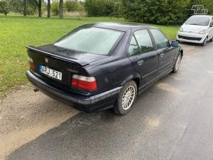 Black BMW 318 1995 in Klaipeda, with an engine capacity of 1.80 L and mileage of 240 thousand km for 1500 €, photo 6 on AUTOMOTO.COM.LV
