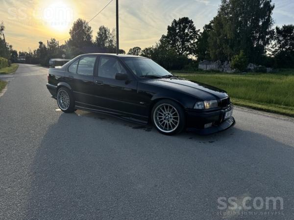 Melns BMW 318 1996 Rīga, ar dzinēja tilpumu 2.50 L un nobraukumu 367 tūkst. km par 4500 €, foto 1 vietnē AUTOMOTO.COM.LV