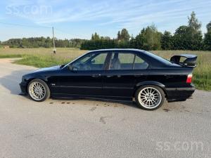 Melns BMW 318 1996 Rīga, ar dzinēja tilpumu 2.50 L un nobraukumu 367 tūkst. km par 4500 €, foto 3 vietnē AUTOMOTO.COM.LV