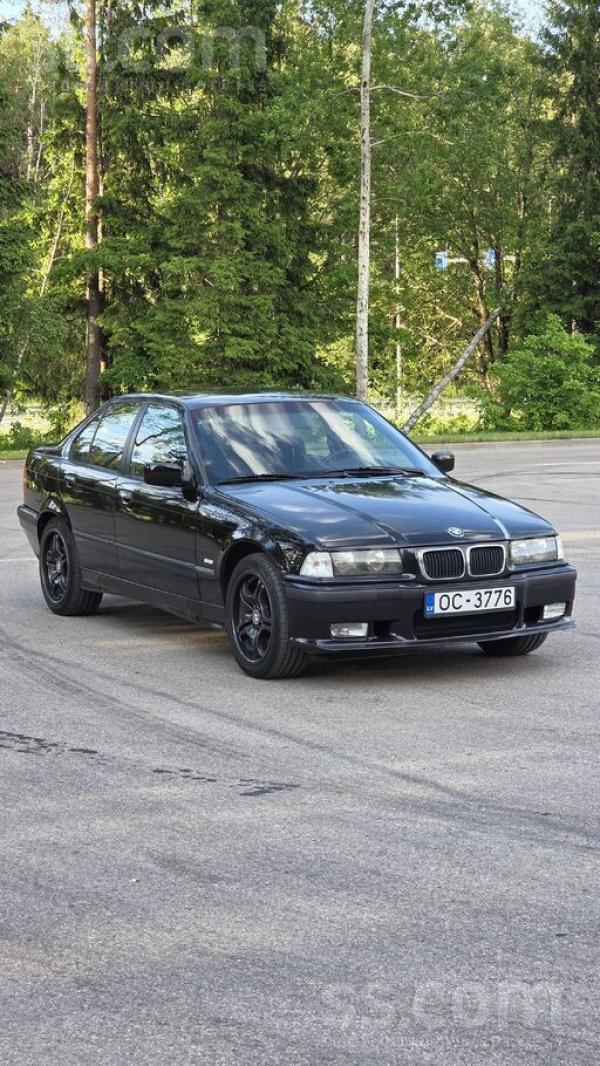 Melns BMW 318 1996 Rīga, ar dzinēja tilpumu 1.80 L un nobraukumu 293 tūkst. km par 3350 €, foto 3 vietnē AUTOMOTO.COM.LV