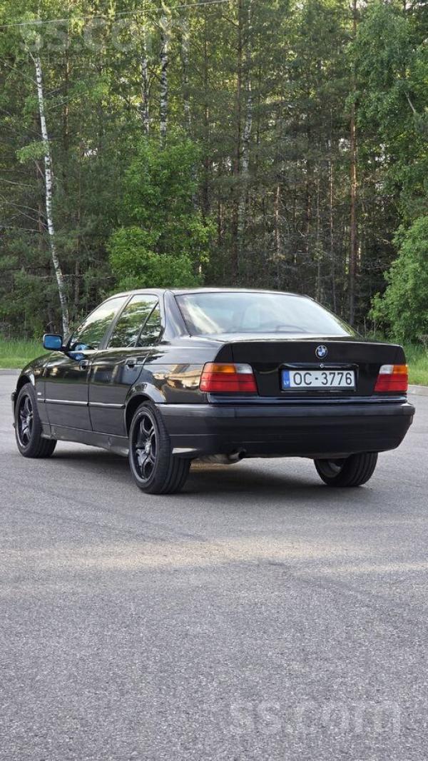 Melns BMW 318 1996 Rīga, ar dzinēja tilpumu 1.80 L un nobraukumu 293 tūkst. km par 3350 €, foto 4 vietnē AUTOMOTO.COM.LV