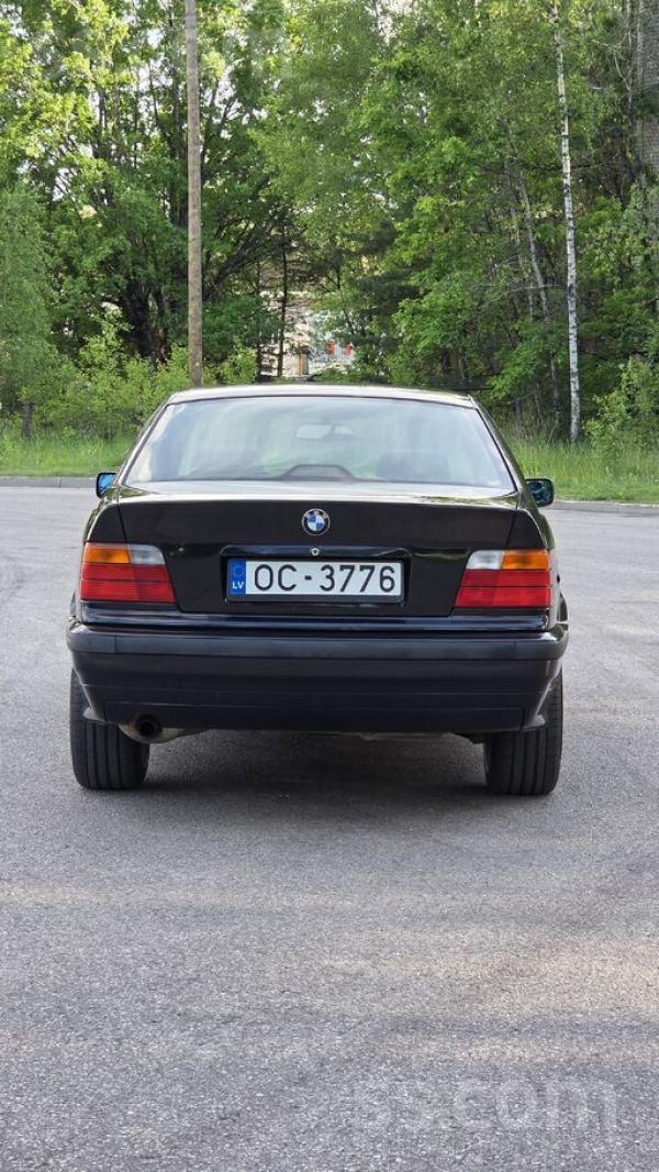 Melns BMW 318 1996 Rīga, ar dzinēja tilpumu 1.80 L un nobraukumu 293 tūkst. km par 3350 €, foto 5 vietnē AUTOMOTO.COM.LV