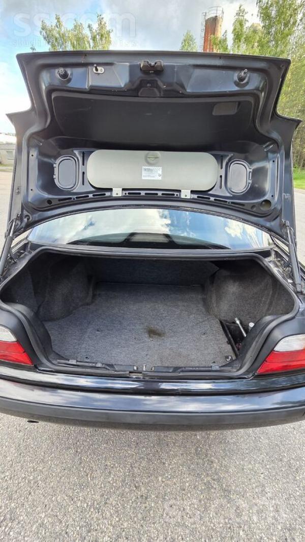 Melns BMW 318 1996 Rīga, ar dzinēja tilpumu 1.80 L un nobraukumu 293 tūkst. km par 3350 €, foto 10 vietnē AUTOMOTO.COM.LV