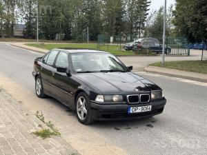 Melns BMW 318 1997 Rīga, ar dzinēja tilpumu 1.60 L un nobraukumu 276 tūkst. km par 3400 €, foto 3 vietnē AUTOMOTO.COM.LV