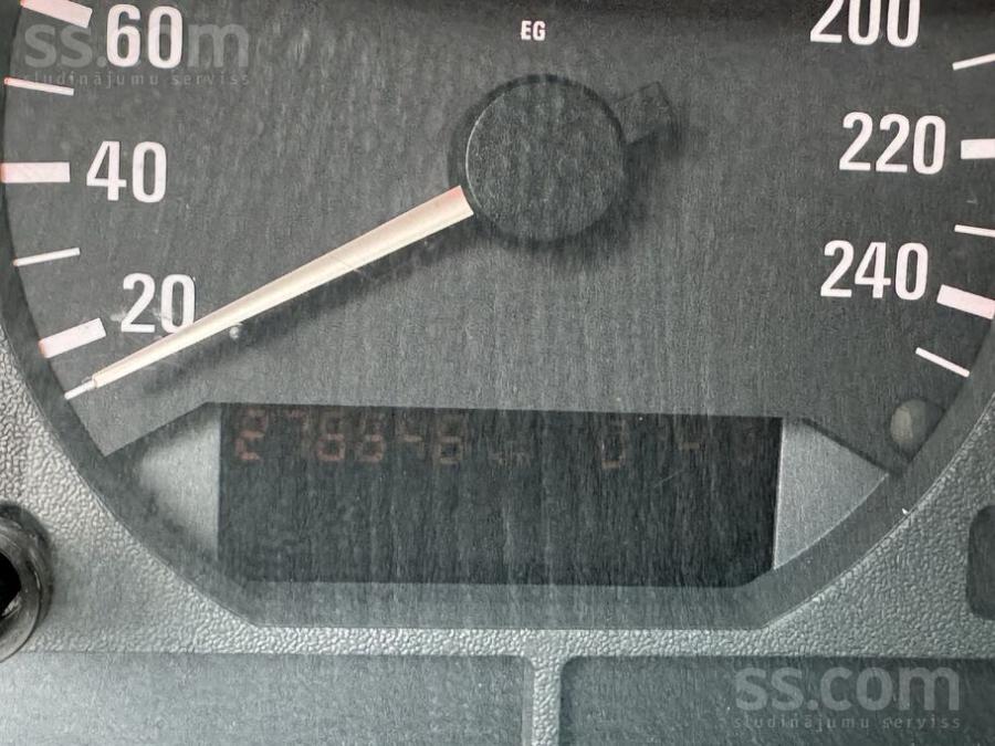 Melns BMW 318 1997 Rīga, ar dzinēja tilpumu 1.60 L un nobraukumu 276 tūkst. km par 3400 €, foto 14 vietnē AUTOMOTO.COM.LV