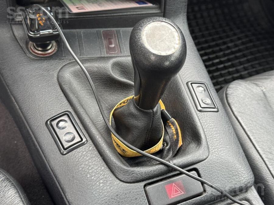 Melns BMW 318 1997 Rīga, ar dzinēja tilpumu 1.60 L un nobraukumu 276 tūkst. km par 3400 €, foto 16 vietnē AUTOMOTO.COM.LV
