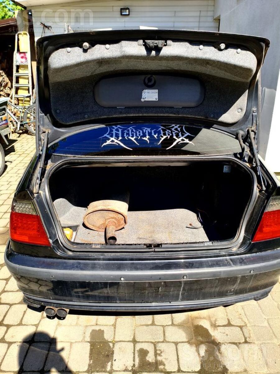 Black BMW 318 1999 in Valmiera, with an engine capacity of 1.90 L and mileage of 398 thousand km for 800 €, photo 5 on AUTOMOTO.COM.LV