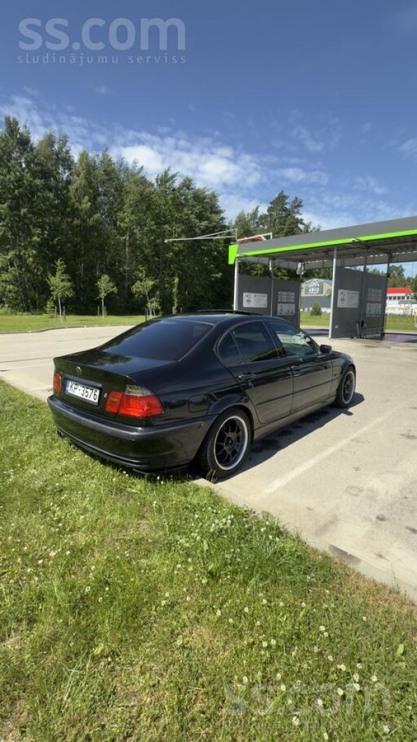Melns BMW 318 1999 Valmiera, ar dzinēja tilpumu 1.80 L un nobraukumu 400 tūkst. km par 1999 €, foto 2 vietnē AUTOMOTO.COM.LV