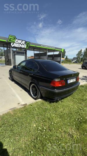 Черный БМВ 318 1999 в Валмиера, объемом двигателя 1.80 л и пробегом 400 тыс. км за 1999 €, фото 4 на AUTOMOTO.COM.LV