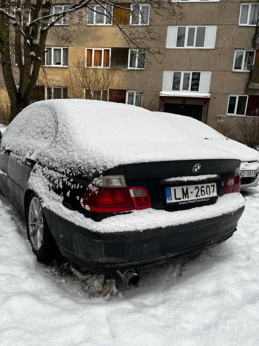 Black BMW 318 2000 in Saldus, with an engine capacity of 1.90 L and mileage of 302 thousand km for 1950 €, photo 3 on AUTOMOTO.COM.LV