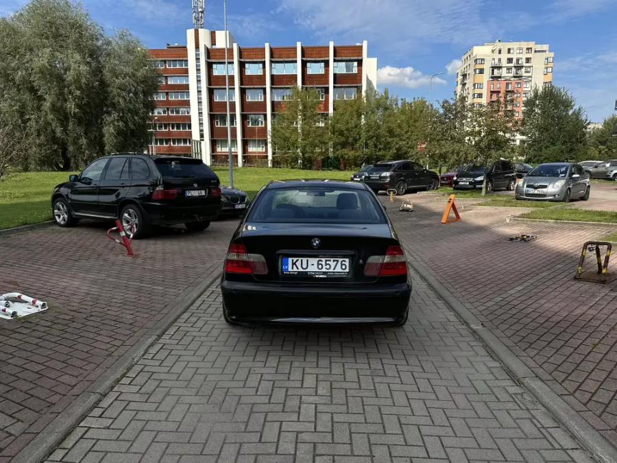 Black BMW 318 2003 in Riga, with an engine capacity of 2.00 L and mileage of 394 thousand km for 1690 €, photo 6 on AUTOMOTO.COM.LV