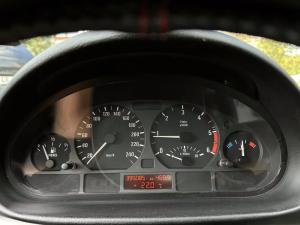 Black BMW 318 2003 in Riga, with an engine capacity of 2.00 L and mileage of 394 thousand km for 1690 €, photo 22 on AUTOMOTO.COM.LV