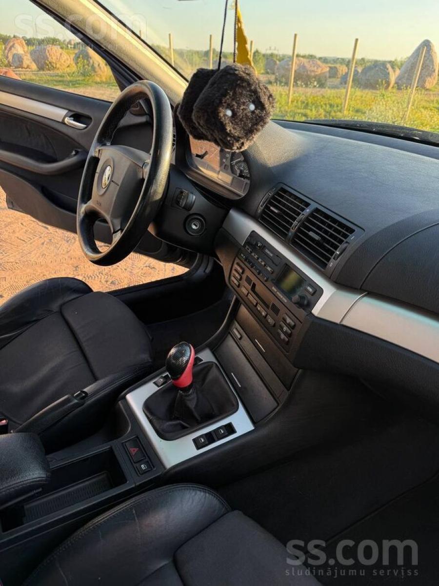 Black BMW 318 2003 in Daugavpils, with an engine capacity of 2.00 L and mileage of 303 thousand km for 2800 €, photo 4 on AUTOMOTO.COM.LV