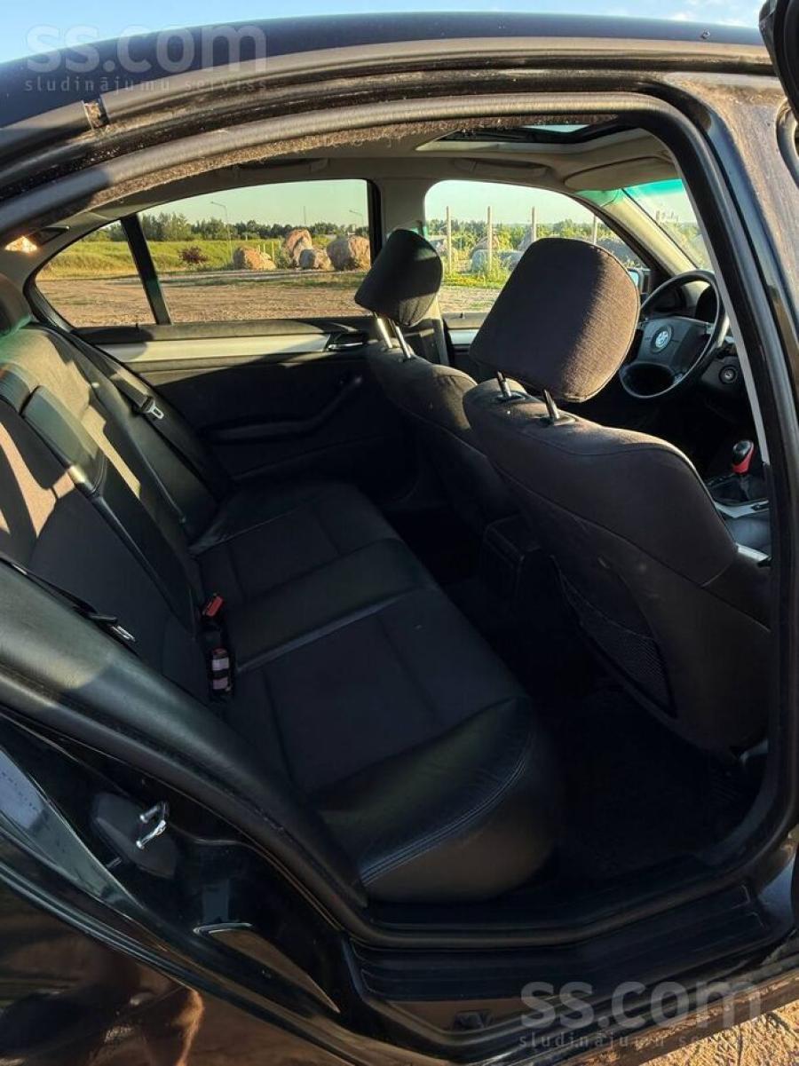 Black BMW 318 2003 in Daugavpils, with an engine capacity of 2.00 L and mileage of 303 thousand km for 2800 €, photo 7 on AUTOMOTO.COM.LV