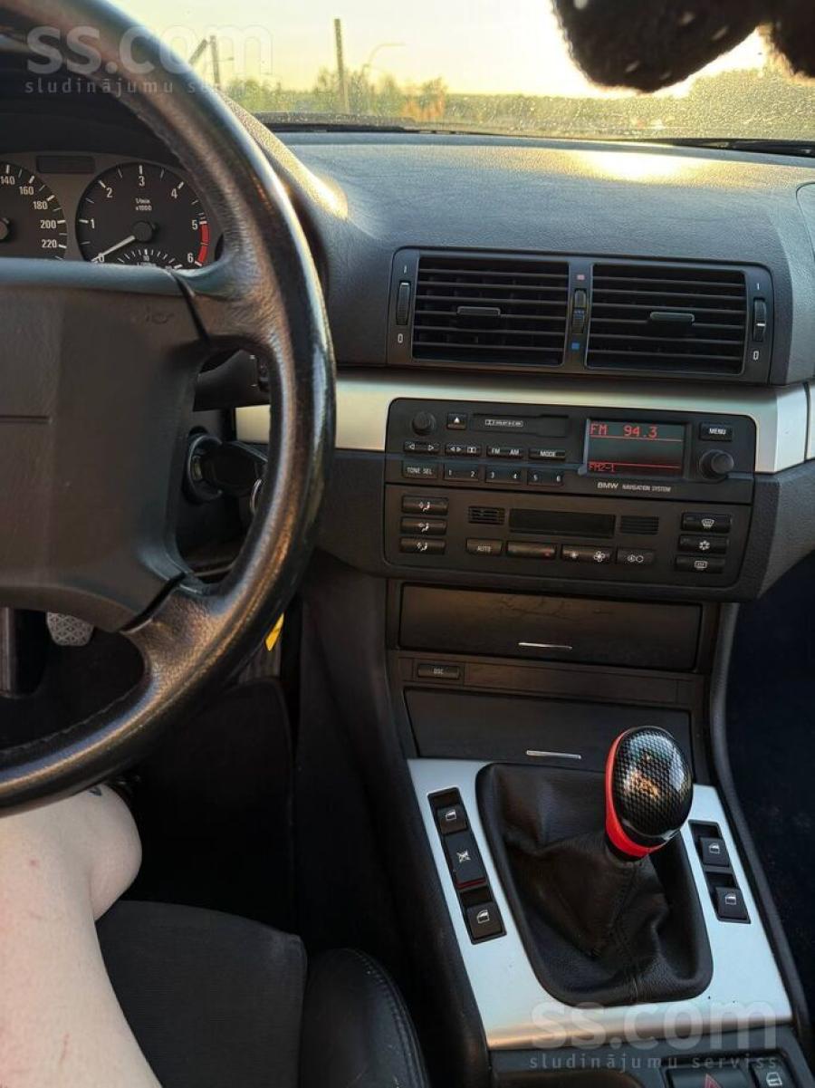 Black BMW 318 2003 in Daugavpils, with an engine capacity of 2.00 L and mileage of 303 thousand km for 2800 €, photo 11 on AUTOMOTO.COM.LV