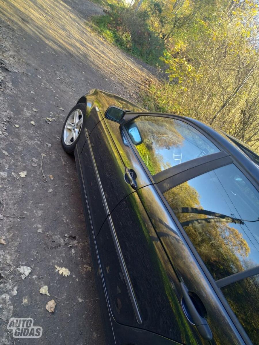 Black BMW 318 2003 in Vilnius, with an engine capacity of 2.00 L and mileage of 241 thousand km for 1650 €, photo 5 on AUTOMOTO.COM.LV