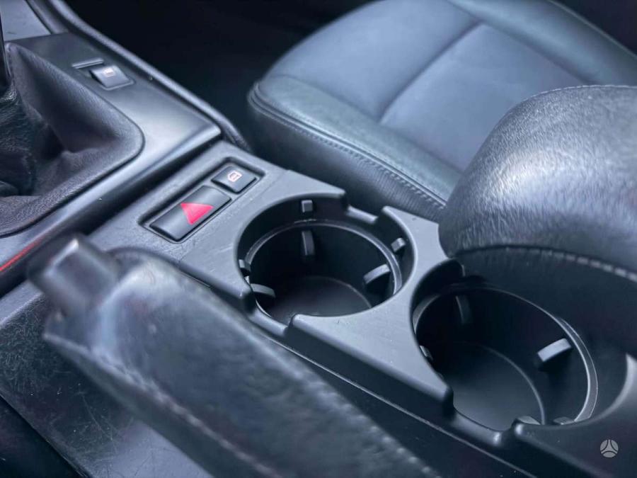 Melns BMW 318 2004 Viļņa, ar dzinēja tilpumu 2.00 L un nobraukumu 327 tūkst. km par 1650 €, foto 16 vietnē AUTOMOTO.COM.LV