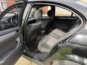 Melns BMW 318 2004 Valga, ar dzinēja tilpumu 1.80 L un nobraukumu 200 tūkst. km par 5600 €, foto 7 vietnē AUTOMOTO.COM.LV