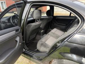 Melns BMW 318 2004 Valga, ar dzinēja tilpumu 1.80 L un nobraukumu 200 tūkst. km par 5600 €, foto 15 vietnē AUTOMOTO.COM.LV