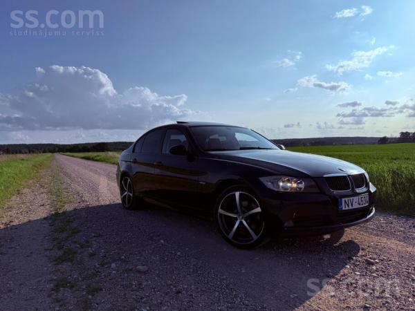 Black BMW 318 2006 in Riga, with an engine capacity of 2.00 L and mileage of 260 thousand km for 3800 €, photo 2 on AUTOMOTO.COM.LV
