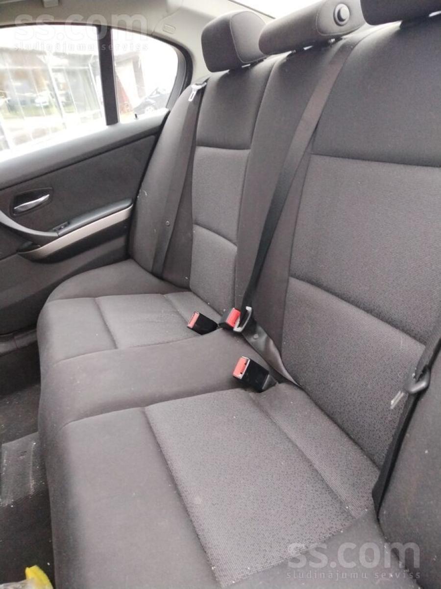 Black BMW 318 2006 in Valmiera, with an engine capacity of 2.00 L and mileage of 370 thousand km for 3500 €, photo 6 on AUTOMOTO.COM.LV