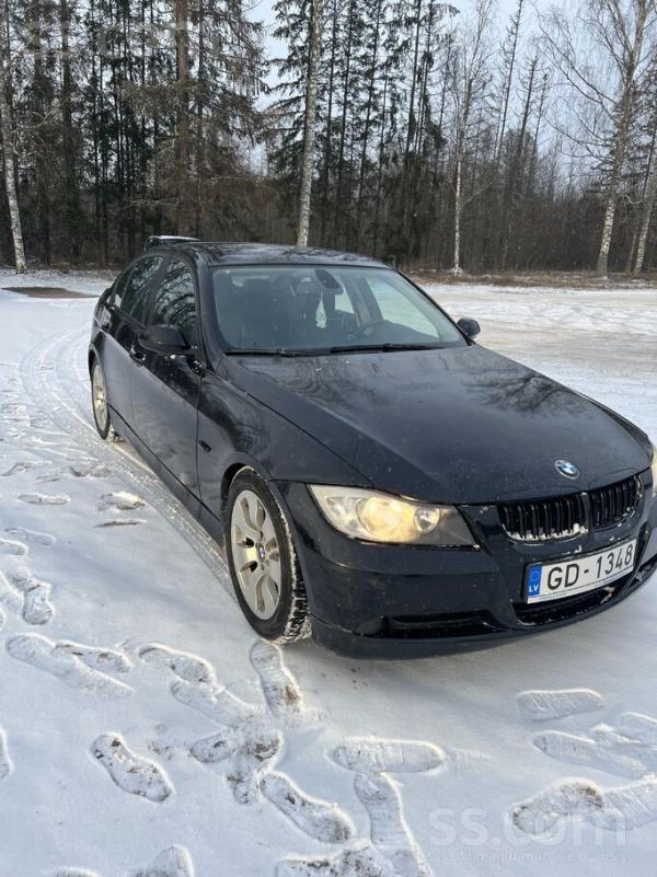 Black BMW 318 2006 in Riga, with an engine capacity of 2.00 L and mileage of 464 thousand km for 3000 €, photo 3 on AUTOMOTO.COM.LV