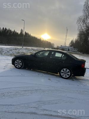 Melns BMW 318 2006 Rīga, ar dzinēja tilpumu 2.00 L un nobraukumu 464 tūkst. km par 3000 €, foto 4 vietnē AUTOMOTO.COM.LV
