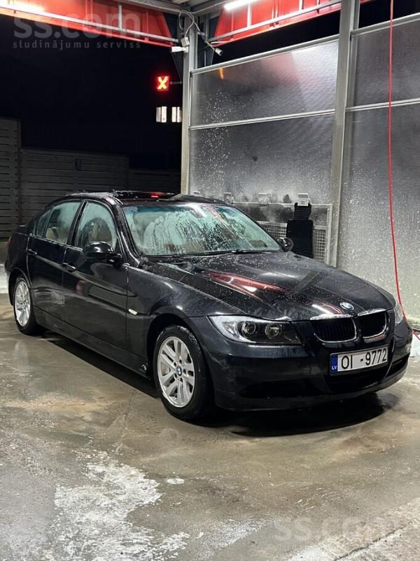 Black BMW 318 2006 in Jekabpils, with an engine capacity of 2.00 L and mileage of 410 thousand km for 2300 €, photo 4 on AUTOMOTO.COM.LV