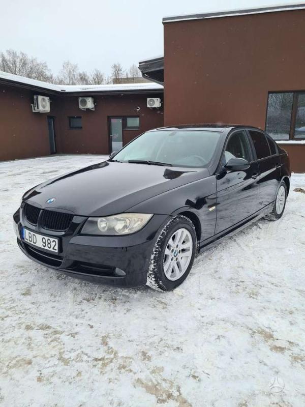 Melns BMW 318 2006 Kaišiadorys, ar dzinēja tilpumu 2.00 L un nobraukumu 335 tūkst. km par 3150 €, foto 2 vietnē AUTOMOTO.COM.LV