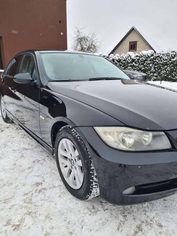 Melns BMW 318 2006 Kaišiadorys, ar dzinēja tilpumu 2.00 L un nobraukumu 335 tūkst. km par 3150 €, foto 5 vietnē AUTOMOTO.COM.LV