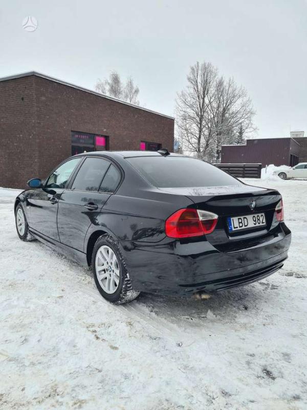 Melns BMW 318 2006 Kaišiadorys, ar dzinēja tilpumu 2.00 L un nobraukumu 335 tūkst. km par 3150 €, foto 7 vietnē AUTOMOTO.COM.LV