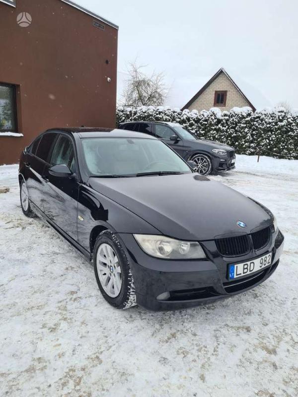 Melns BMW 318 2006 Kaišiadorys, ar dzinēja tilpumu 2.00 L un nobraukumu 335 tūkst. km par 3150 €, foto 9 vietnē AUTOMOTO.COM.LV