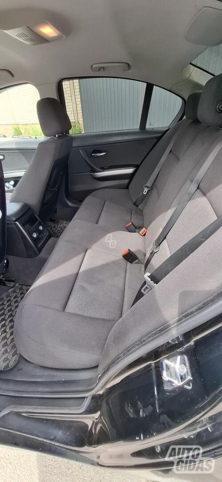 Black BMW 318 2006 in Taurage, with an engine capacity of 2.00 L and mileage of 398 thousand km for 3000 €, photo 4 on AUTOMOTO.COM.LV