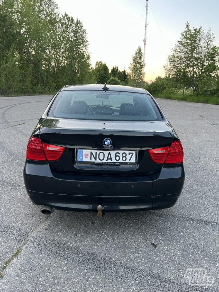 Black BMW 318 2006 in Vilnius, with an engine capacity of 2.00 L and mileage of 211 thousand km for 2500 €, photo 7 on AUTOMOTO.COM.LV