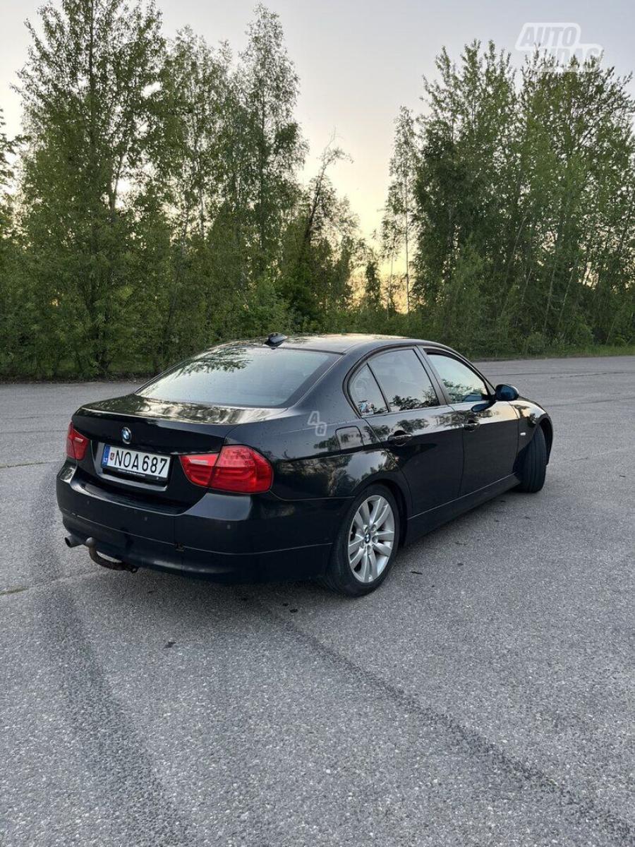 Melns BMW 318 2006 Viļņa, ar dzinēja tilpumu 2.00 L un nobraukumu 211 tūkst. km par 2500 €, foto 3 vietnē AUTOMOTO.COM.LV