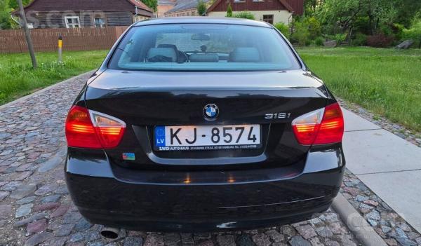 Melns BMW 318 2006 Kuldīga, ar dzinēja tilpumu 2.00 L un nobraukumu 369 tūkst. km par 2950 €, foto 2 vietnē AUTOMOTO.COM.LV