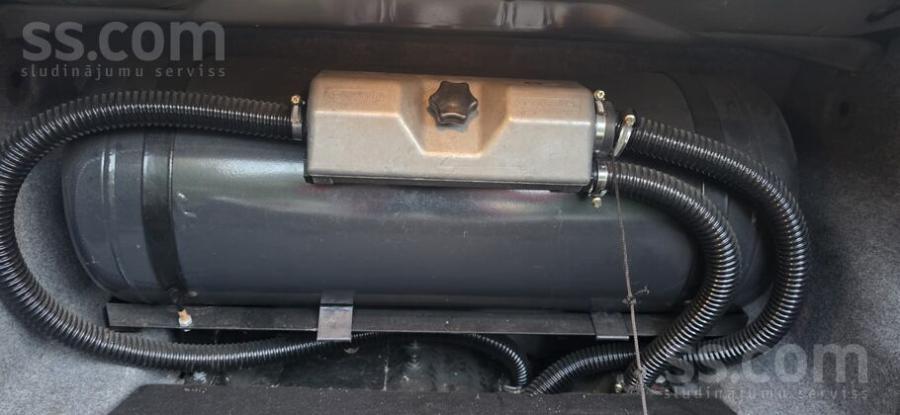 Melns BMW 318 2006 Kuldīga, ar dzinēja tilpumu 2.00 L un nobraukumu 369 tūkst. km par 2950 €, foto 11 vietnē AUTOMOTO.COM.LV