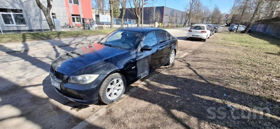 Black BMW 318 2006 in Riga, with an engine capacity of 2.00 L and mileage of 242 thousand km for 3500 €, photo 4 on AUTOMOTO.COM.LV