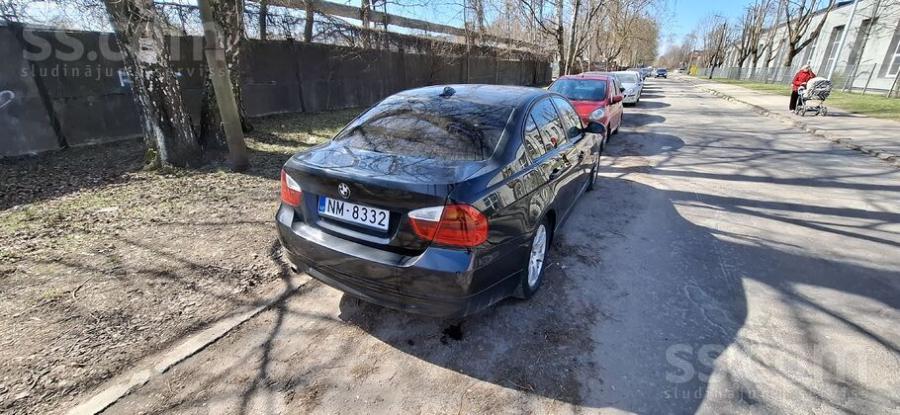 Black BMW 318 2006 in Riga, with an engine capacity of 2.00 L and mileage of 242 thousand km for 3500 €, photo 5 on AUTOMOTO.COM.LV