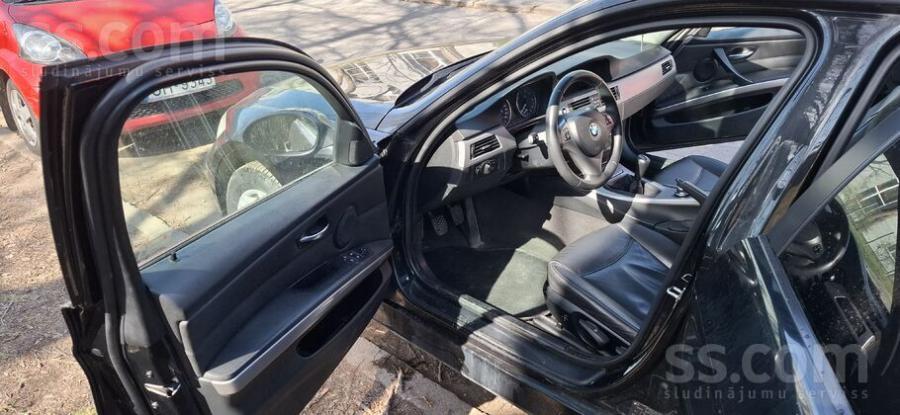 Black BMW 318 2006 in Riga, with an engine capacity of 2.00 L and mileage of 242 thousand km for 3500 €, photo 7 on AUTOMOTO.COM.LV