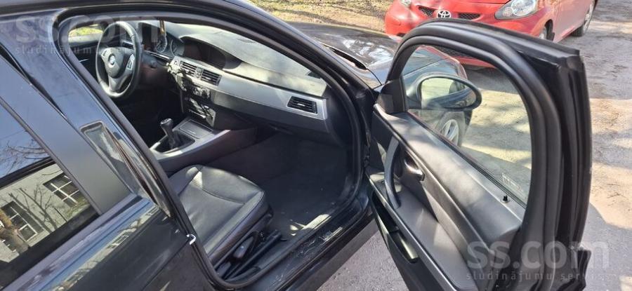 Black BMW 318 2006 in Riga, with an engine capacity of 2.00 L and mileage of 242 thousand km for 3500 €, photo 8 on AUTOMOTO.COM.LV