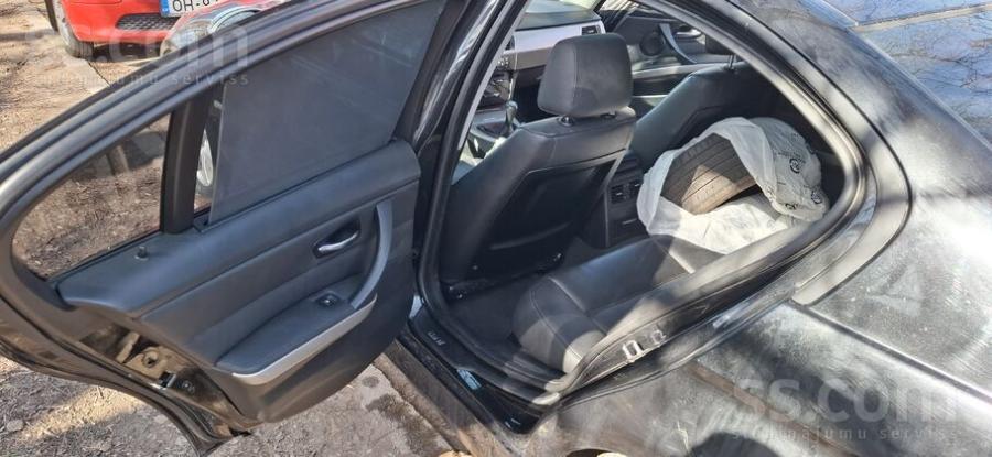 Black BMW 318 2006 in Riga, with an engine capacity of 2.00 L and mileage of 242 thousand km for 3500 €, photo 9 on AUTOMOTO.COM.LV