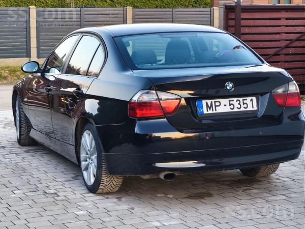 Black BMW 318 2006 in Riga, with an engine capacity of 2.00 L and mileage of 246 thousand km for 2450 €, photo 2 on AUTOMOTO.COM.LV