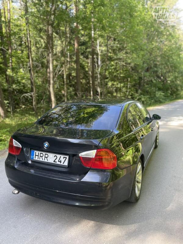 Melns BMW 318 2006 Viļņa, ar dzinēja tilpumu 2.00 L un nobraukumu 428 tūkst. km par 1850 €, foto 4 vietnē AUTOMOTO.COM.LV