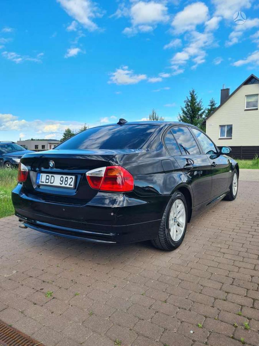 Melns BMW 318 2006 Kaišiadorys, ar dzinēja tilpumu 2.00 L un nobraukumu 339 tūkst. km par 3250 €, foto 6 vietnē AUTOMOTO.COM.LV