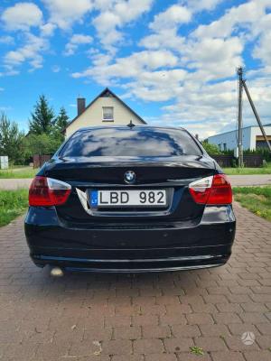 Melns BMW 318 2006 Kaišiadorys, ar dzinēja tilpumu 2.00 L un nobraukumu 339 tūkst. km par 3250 €, foto 7 vietnē AUTOMOTO.COM.LV