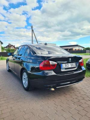 Melns BMW 318 2006 Kaišiadorys, ar dzinēja tilpumu 2.00 L un nobraukumu 339 tūkst. km par 3250 €, foto 8 vietnē AUTOMOTO.COM.LV