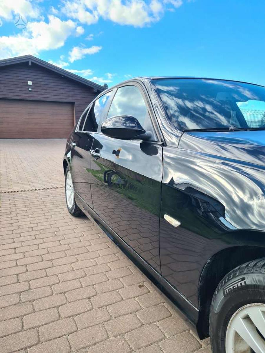 Melns BMW 318 2006 Kaišiadorys, ar dzinēja tilpumu 2.00 L un nobraukumu 339 tūkst. km par 3250 €, foto 12 vietnē AUTOMOTO.COM.LV